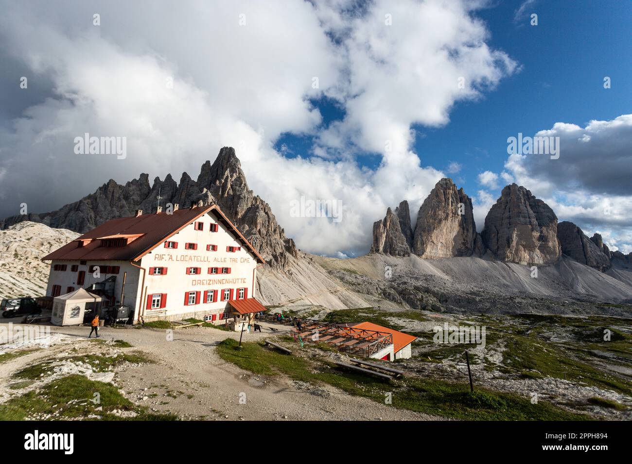 Rifugio locatelli mountain refuge hi-res stock photography and images ...