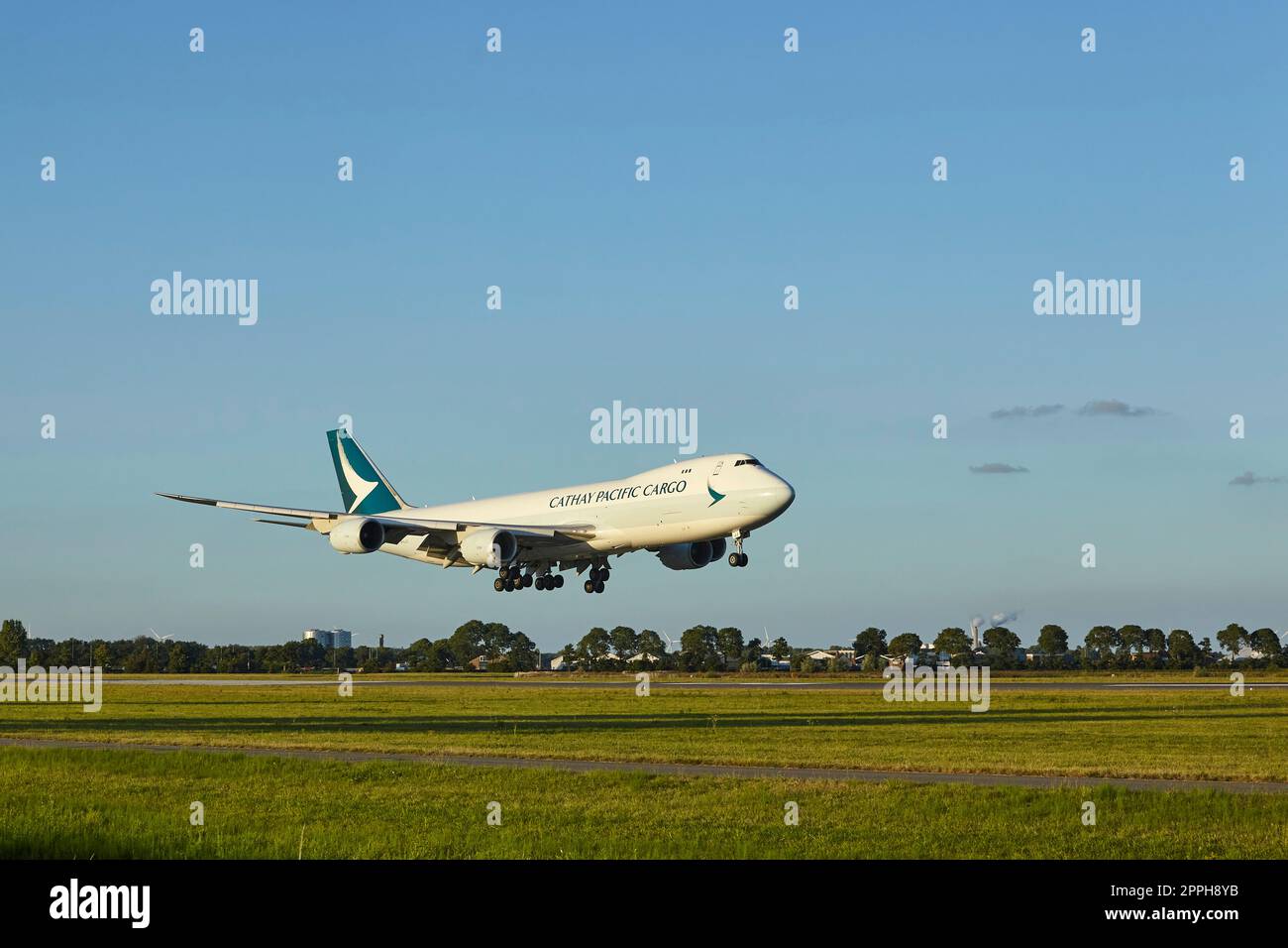 Amsterdam Airport Schiphol - Boeing 747-867F of Cathay Pacific Cargo ...
