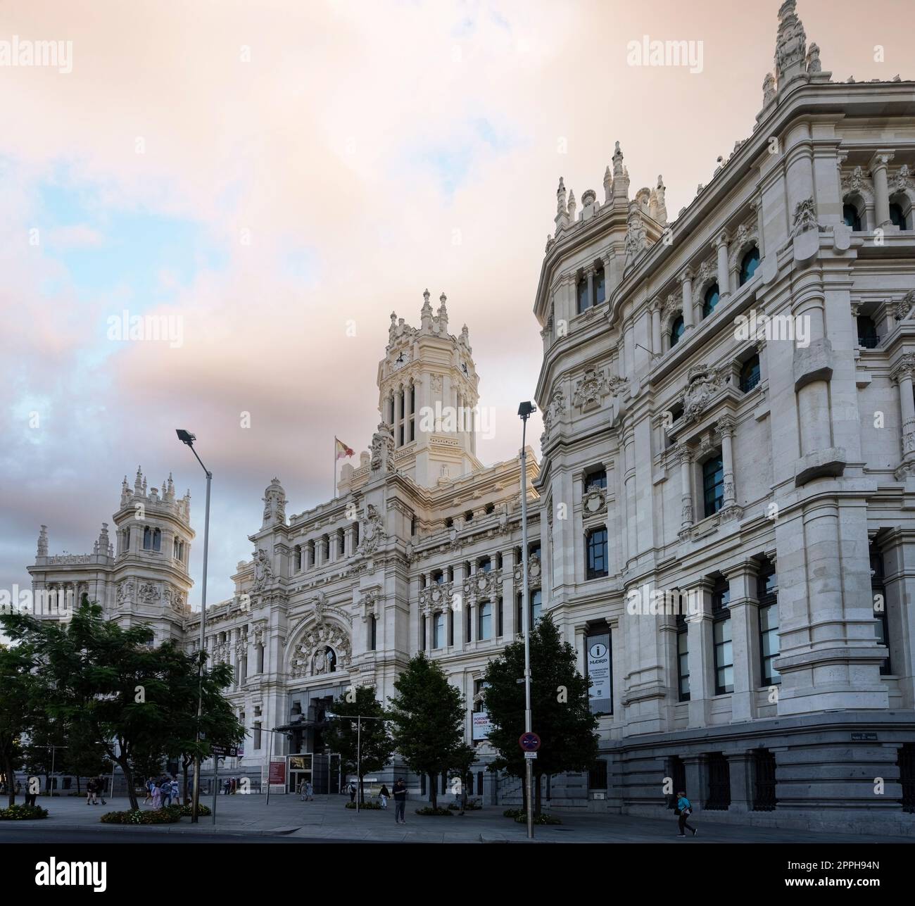 Relief of Ferdinand Magellan building in Madrid, Spain Stock Photo - Alamy