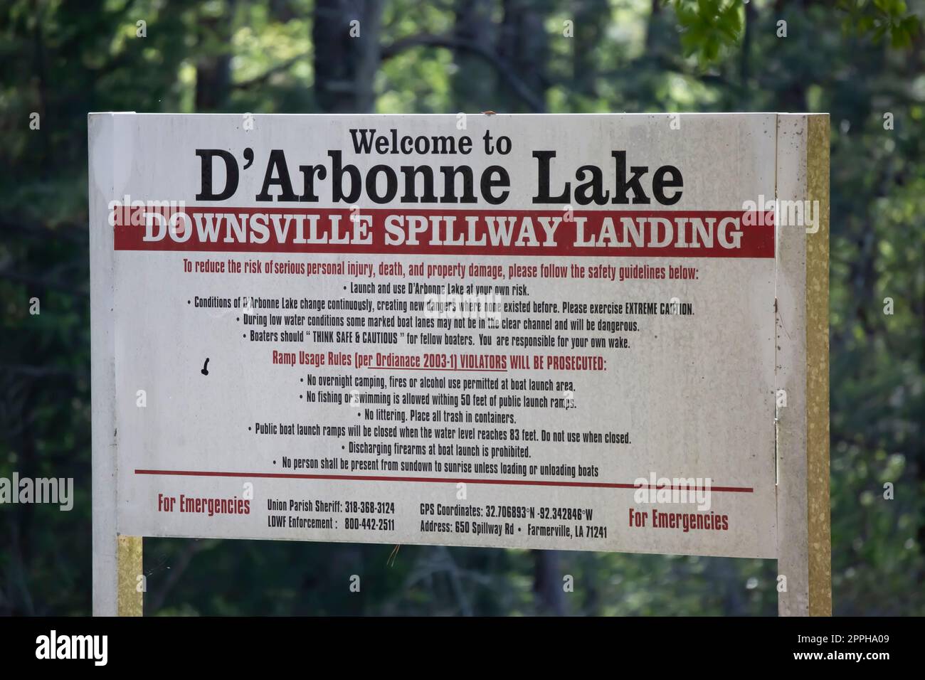 Lake Spillway Sign Stock Photo - Alamy
