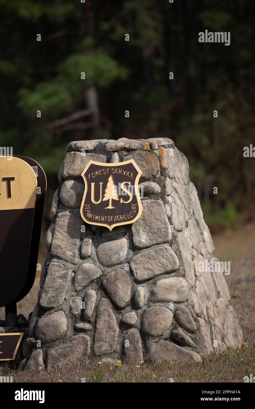 National forest service signs hi-res stock photography and images - Alamy