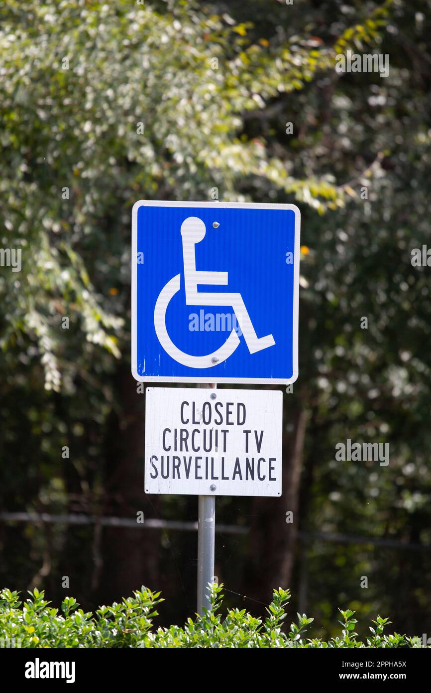 Accessible parking signs hi-res stock photography and images - Alamy