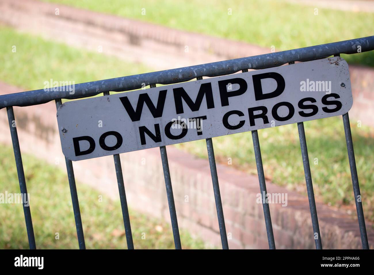 Police blockade hi-res stock photography and images - Alamy