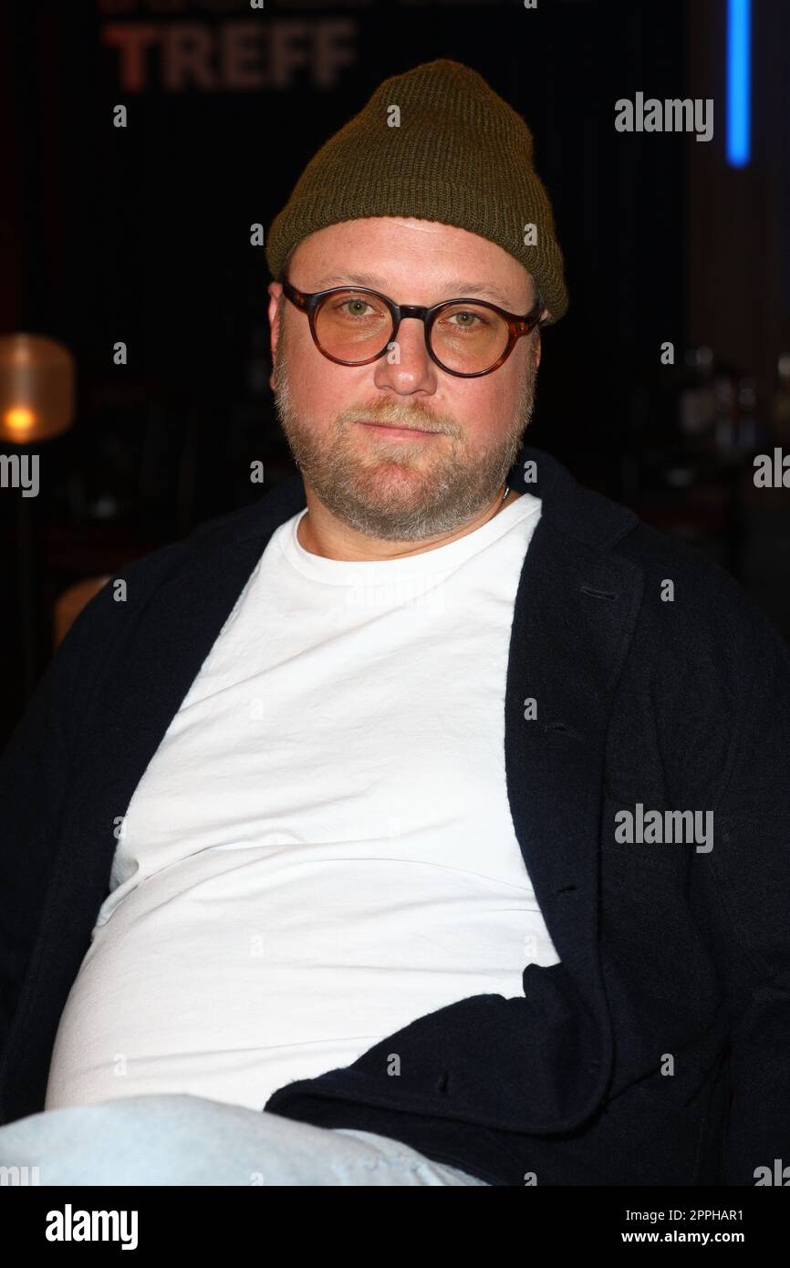 14 max hi-res stock photography and images - Alamy