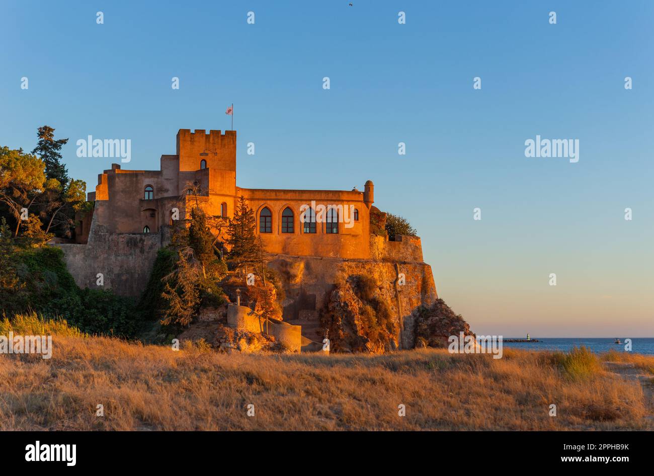 Ferragudo castle hi-res stock photography and images - Alamy