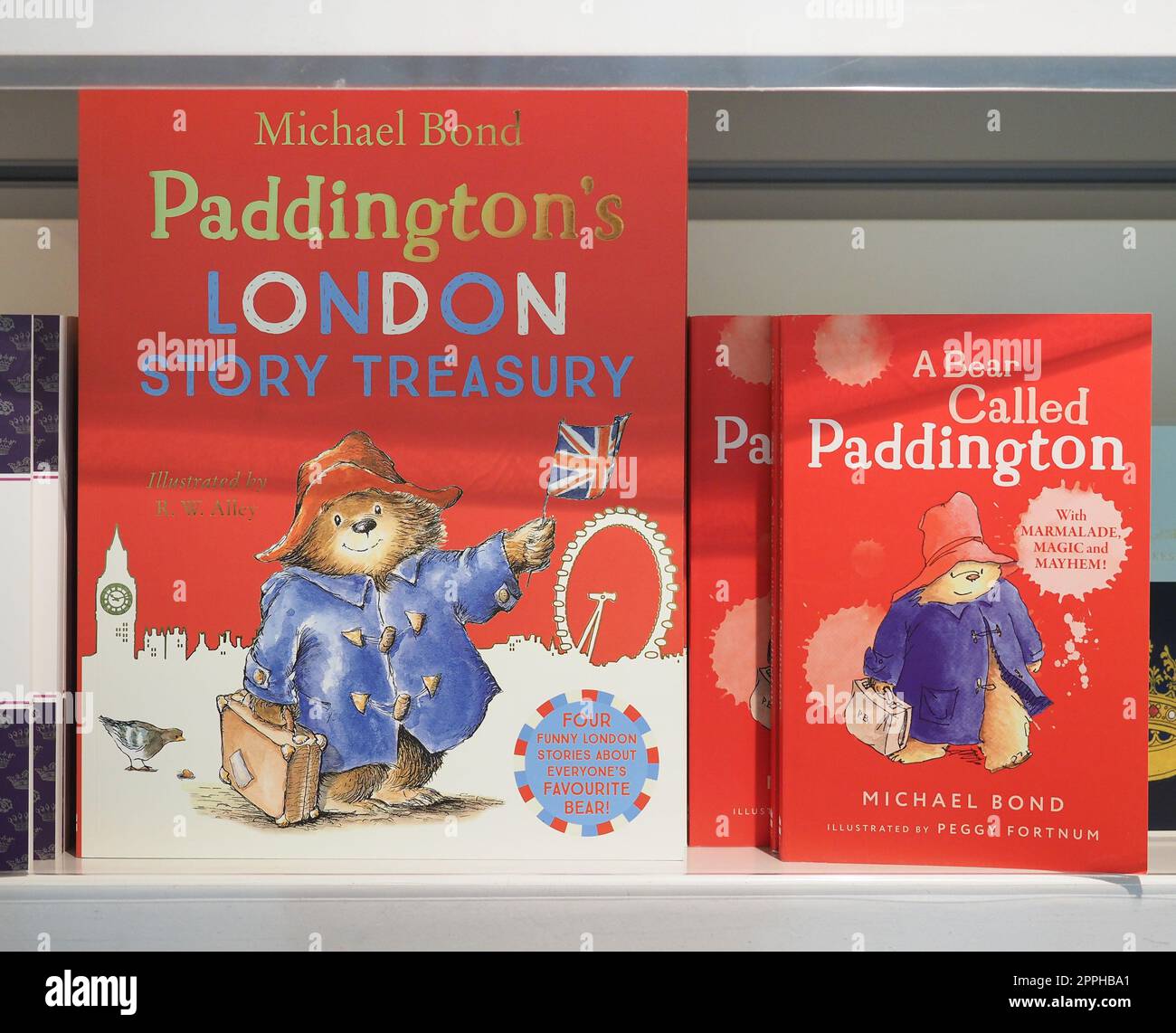 Michael bond paddington bear hi-res stock photography and images - Alamy