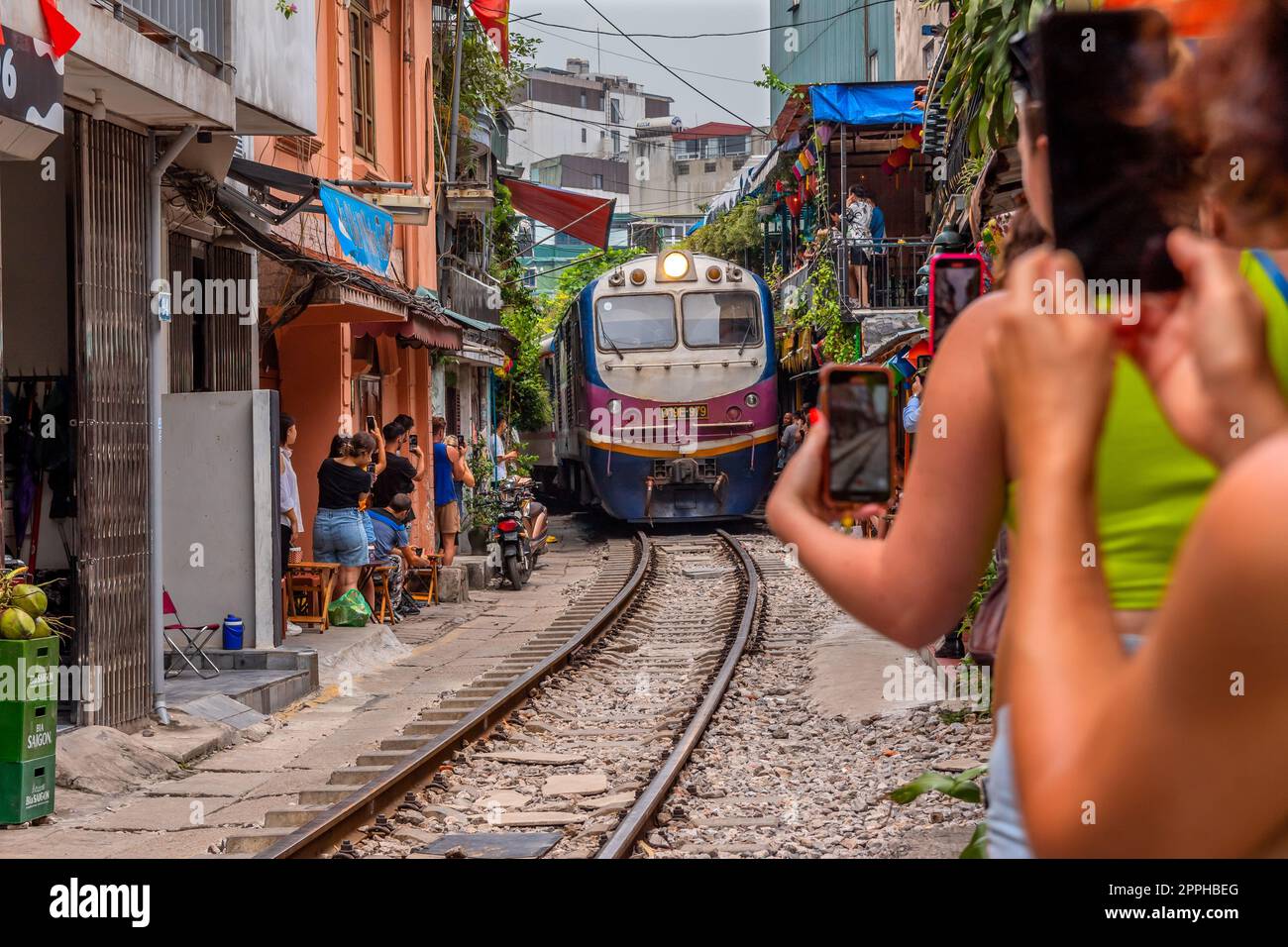 Hanoi railway hi-res stock photography and images - Alamy