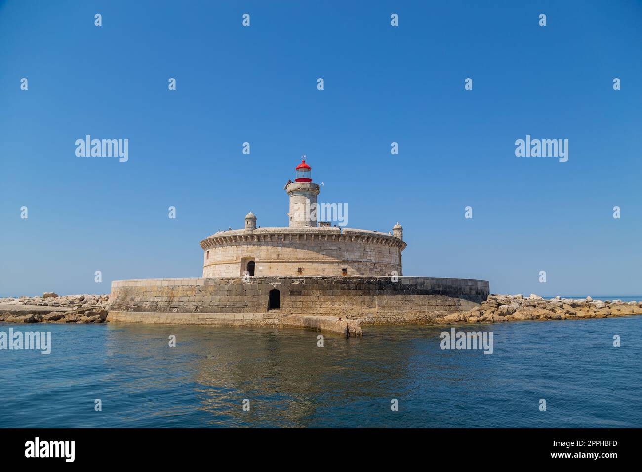 People visiting the old Bugio Lighthouse Stock Photo - Alamy