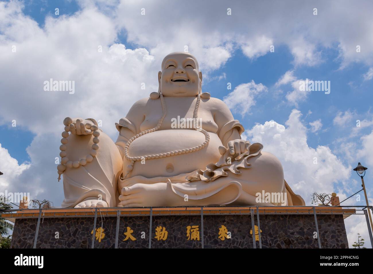 Sitting buddha hi-res stock photography and images - Alamy