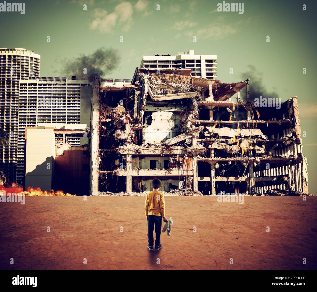 Destroyed city background hi-res stock photography and images - Alamy