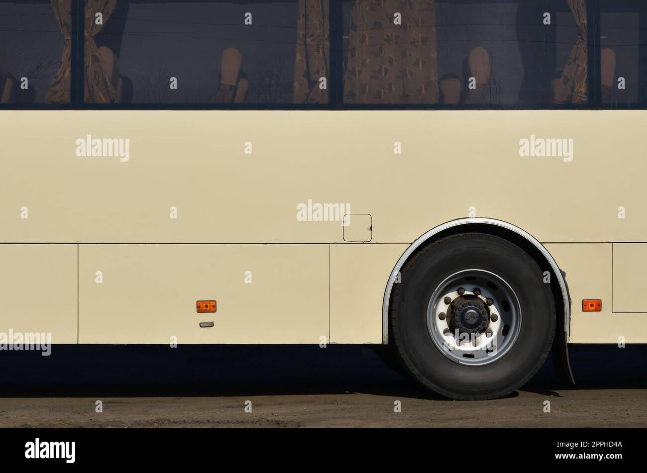 Side view coach bus free hi-res stock photography and images - Alamy