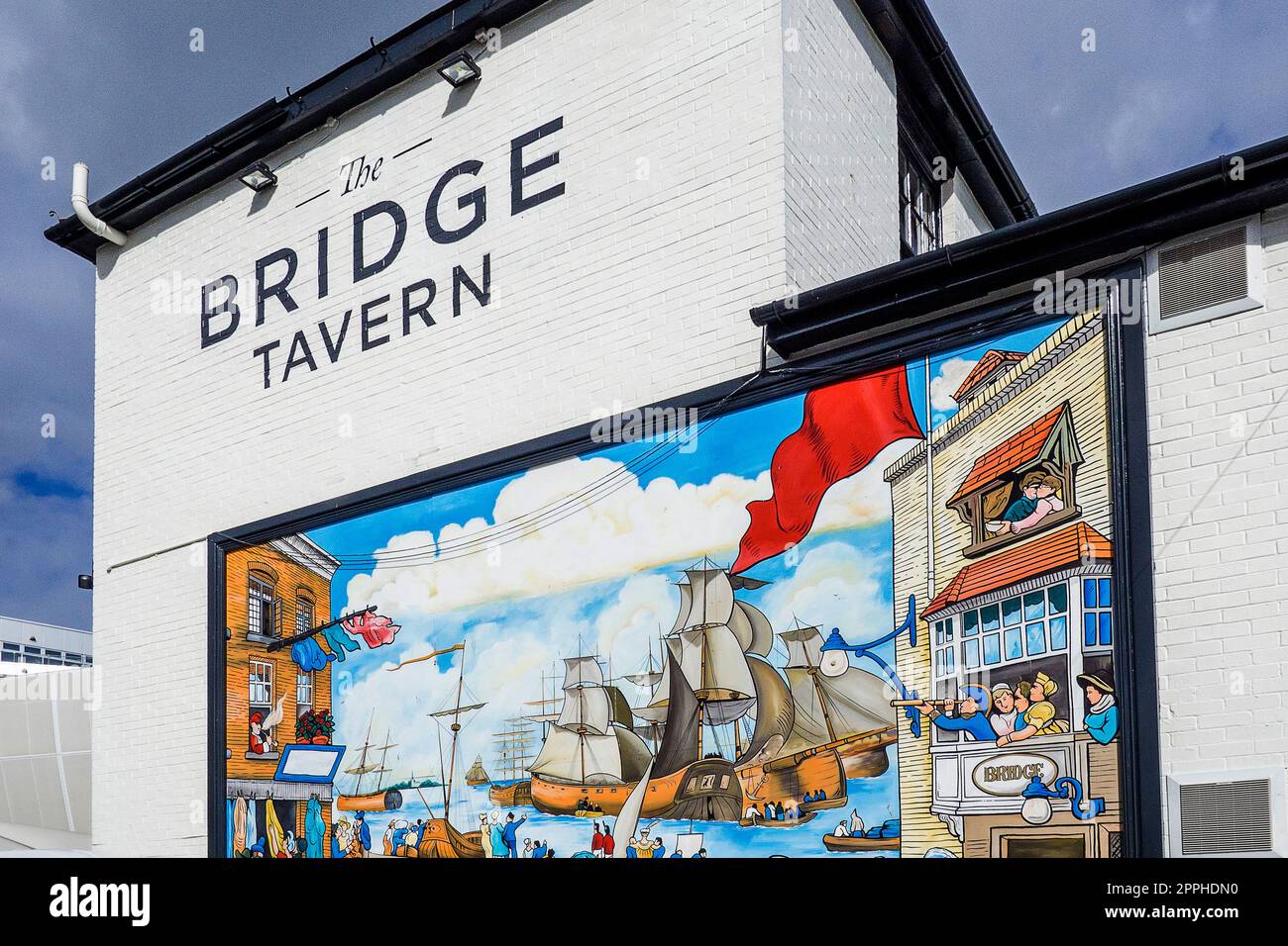England, Portsmouth - Bridge Tavern at Portsmouth Point Stock Photo - Alamy