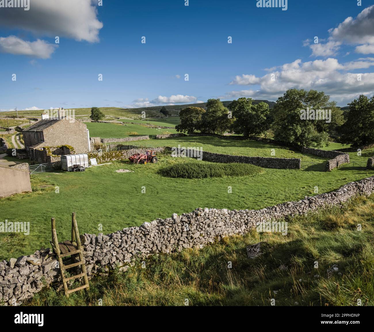 Farm at Langcliffe, Yorkshire Dales, UK Stock Photo - Alamy