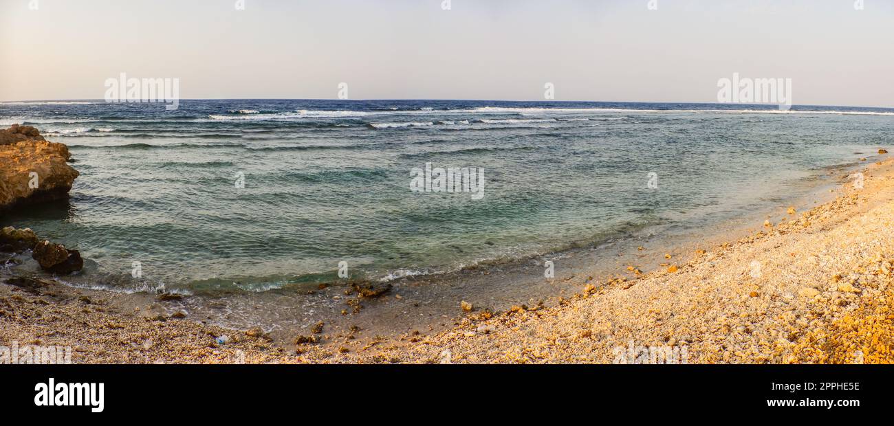 Wide view sea mountain hi-res stock photography and images - Alamy