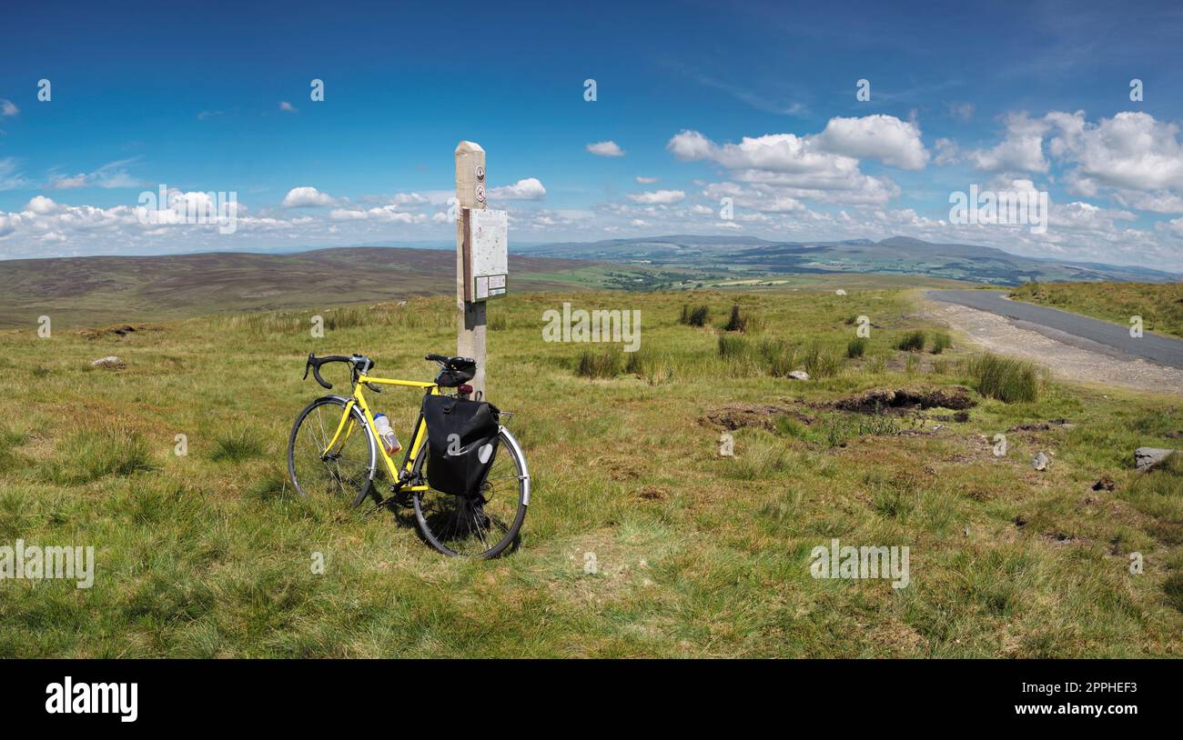 Traditional touring cycle in Bowland, Lancashire, UK Stock Photo - Alamy