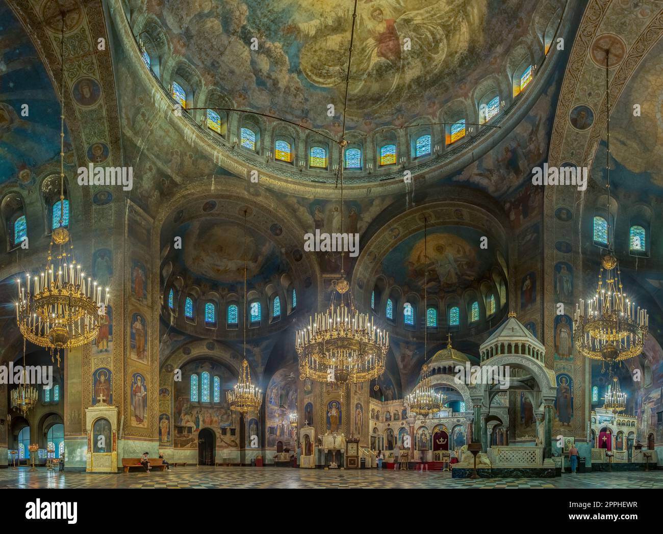 Cathedral altar stained glass round hi-res stock photography and images ...