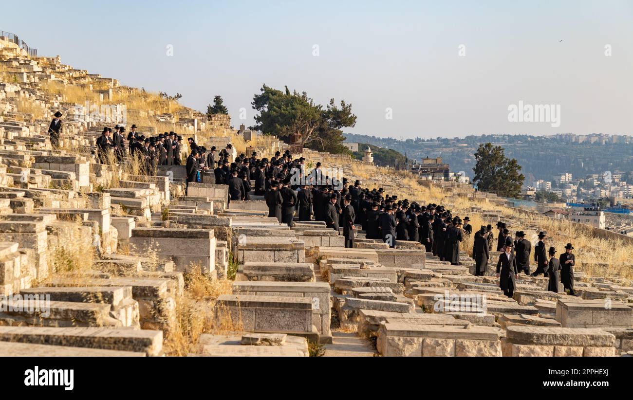 Jewish funeral hi-res stock photography and images - Alamy