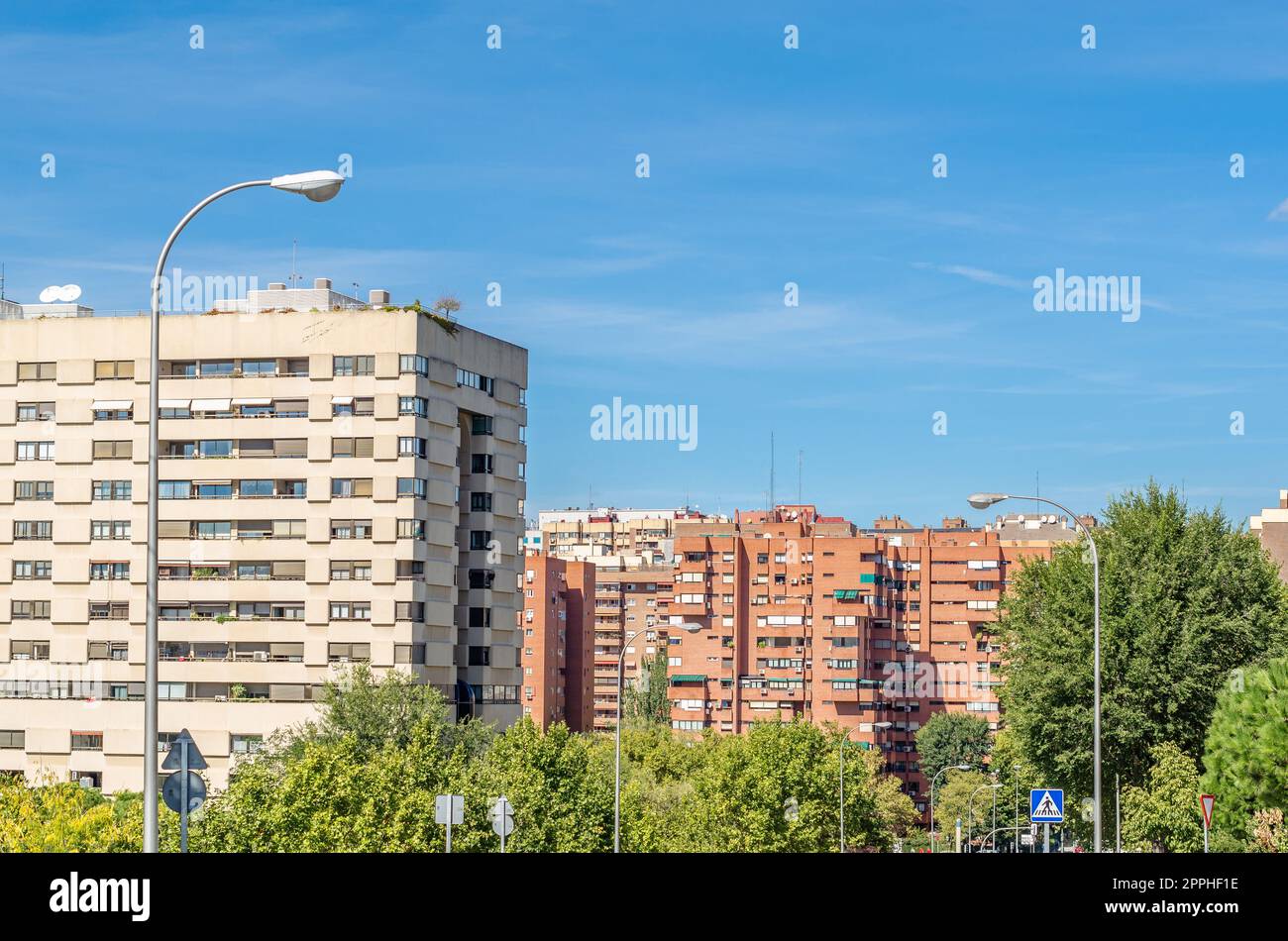 Apartment buildings in madrid hi-res stock photography and images - Alamy