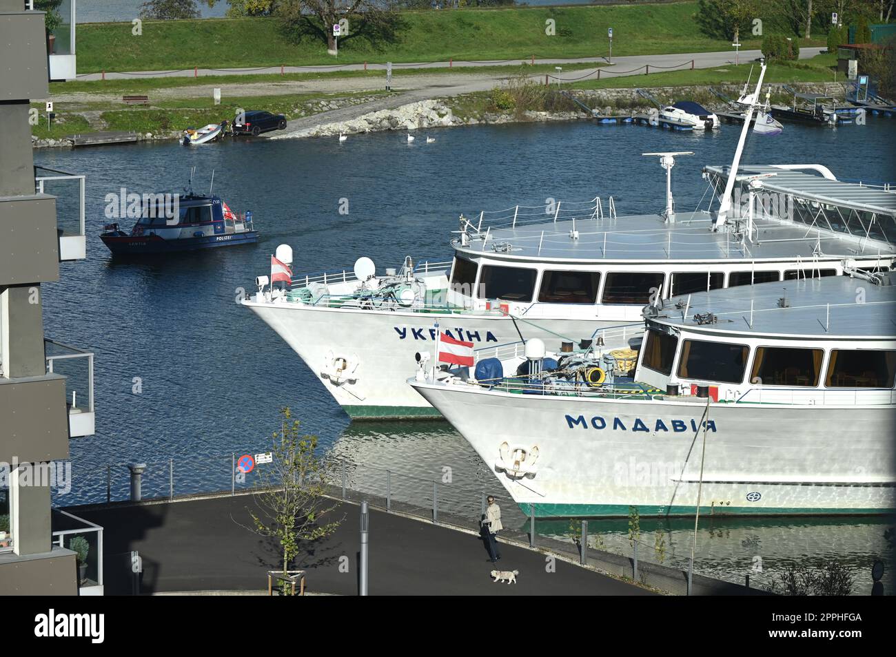 Two identical river cruise ships Stock Photo - Alamy