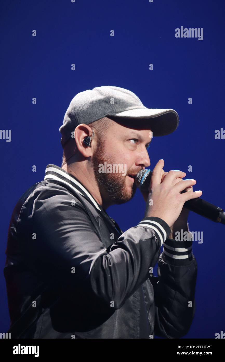 Matt simons hi-res stock photography and images - Alamy