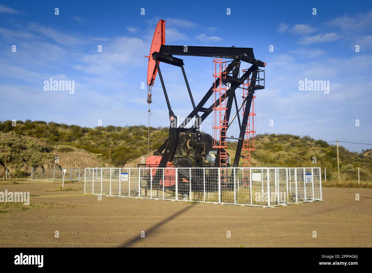 Oil extraction hi-res stock photography and images - Alamy