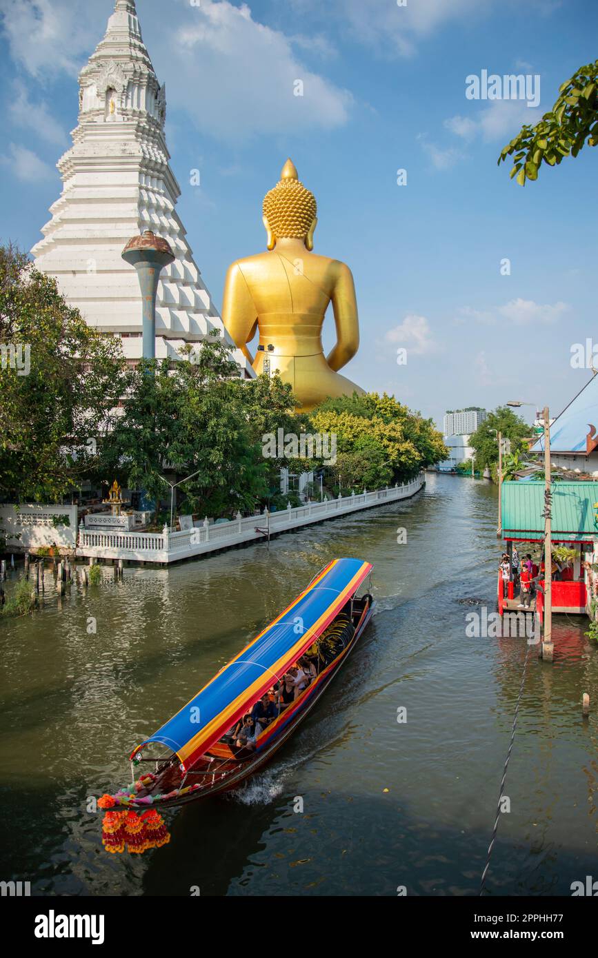 Thonburi landmark temple hi-res stock photography and images - Alamy