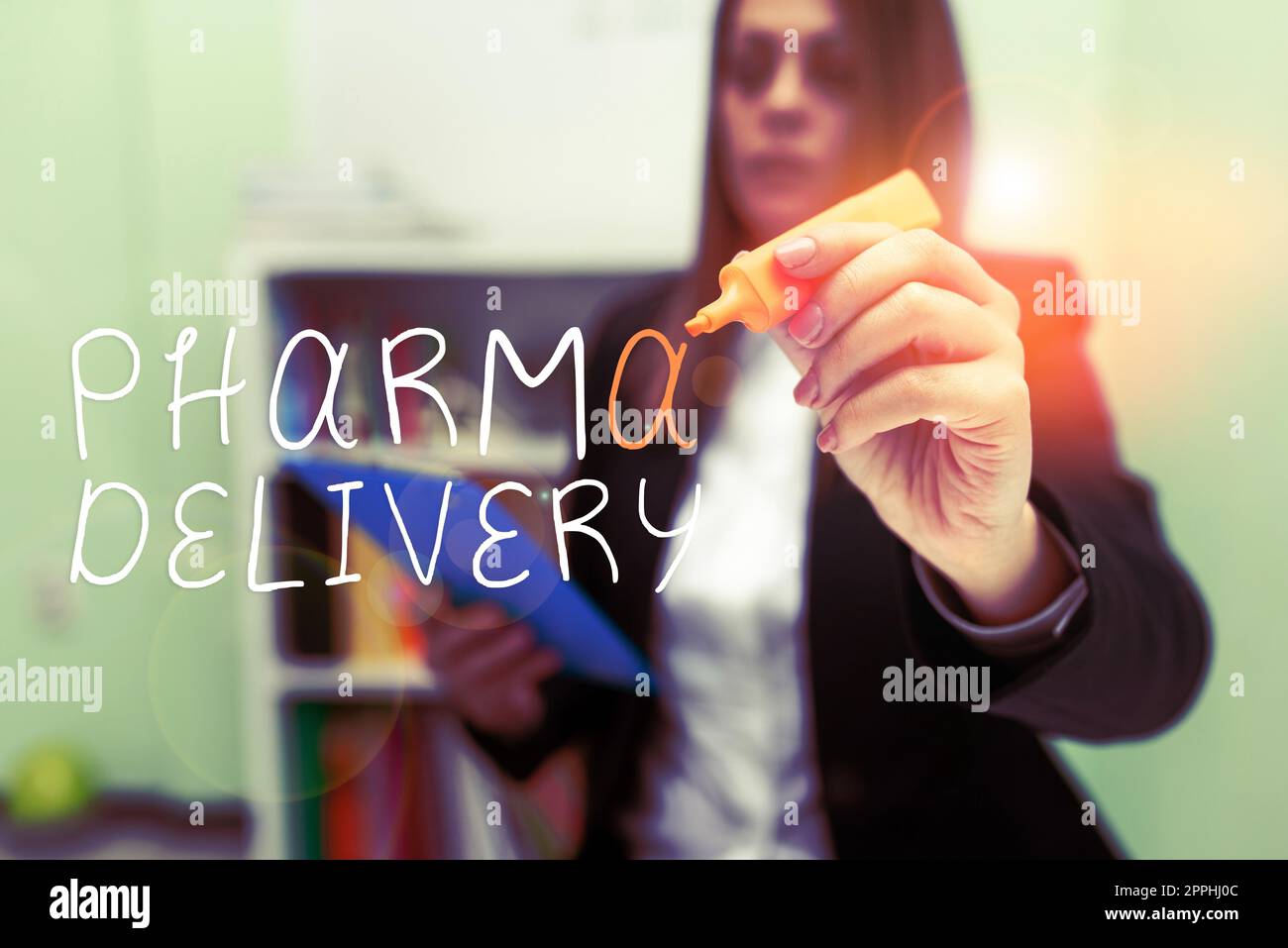 Drug delivery capsule hi-res stock photography and images - Alamy