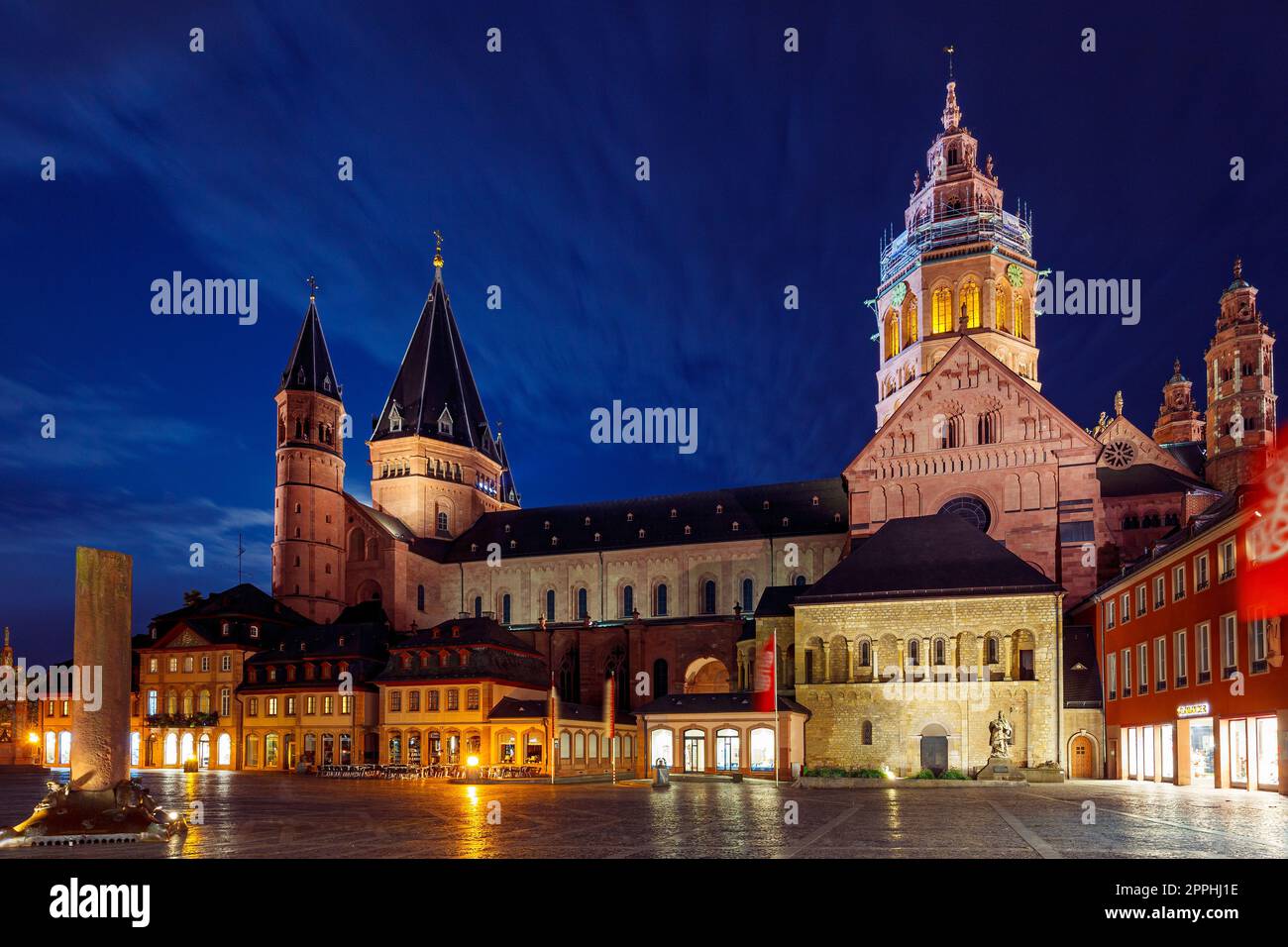 Rheinhessen cathedral hi-res stock photography and images - Alamy
