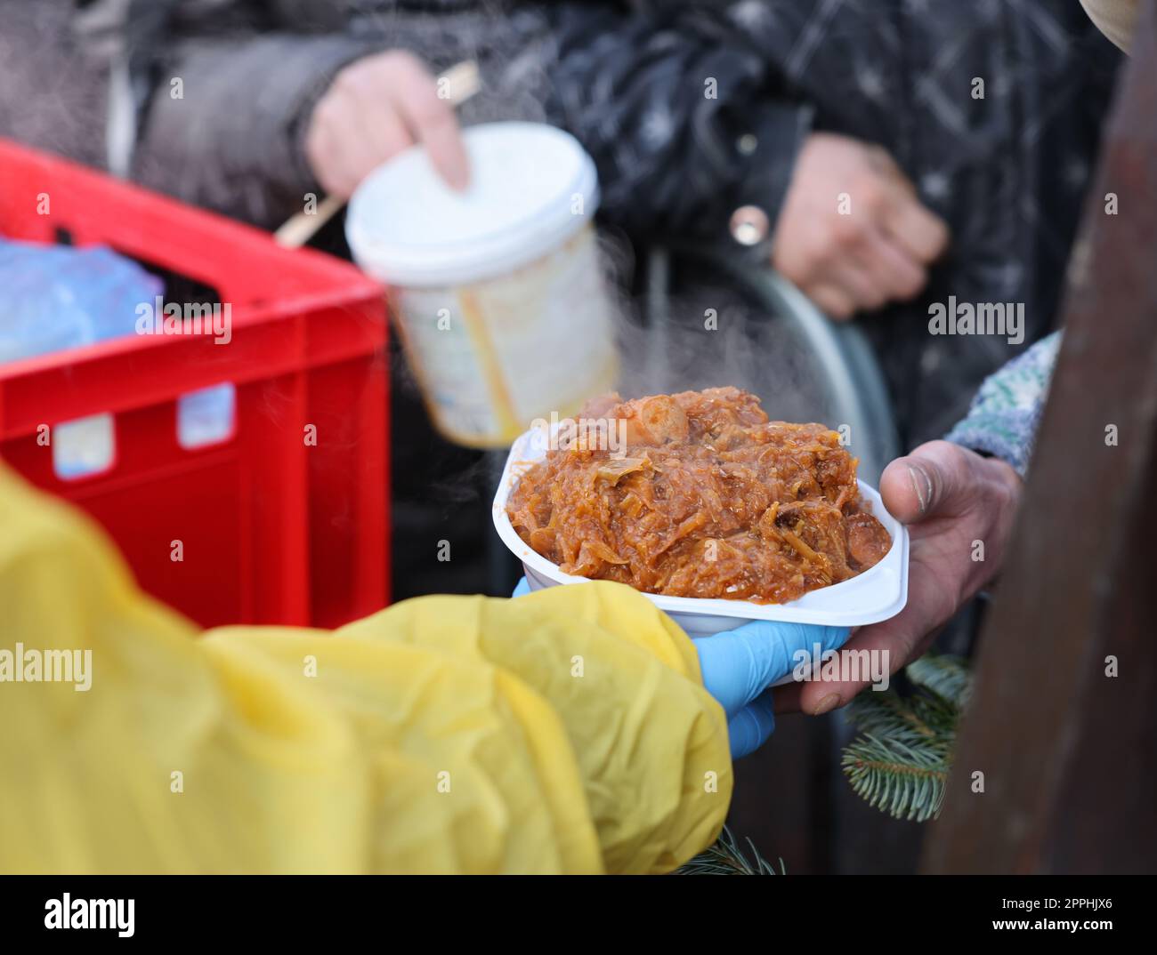 Homeless cold serving hi-res stock photography and images - Alamy