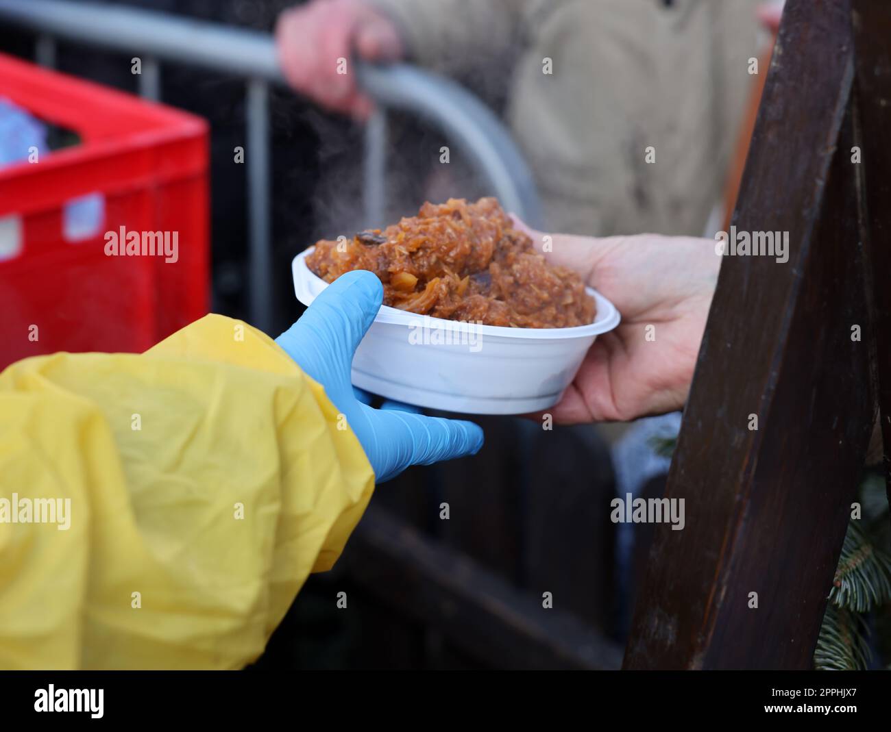 Warm food for the poor and homeless Stock Photo - Alamy