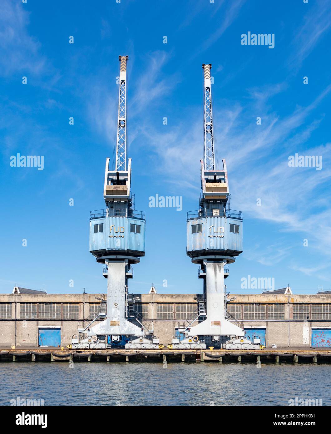 Industrial shipyard cranes hi-res stock photography and images - Alamy
