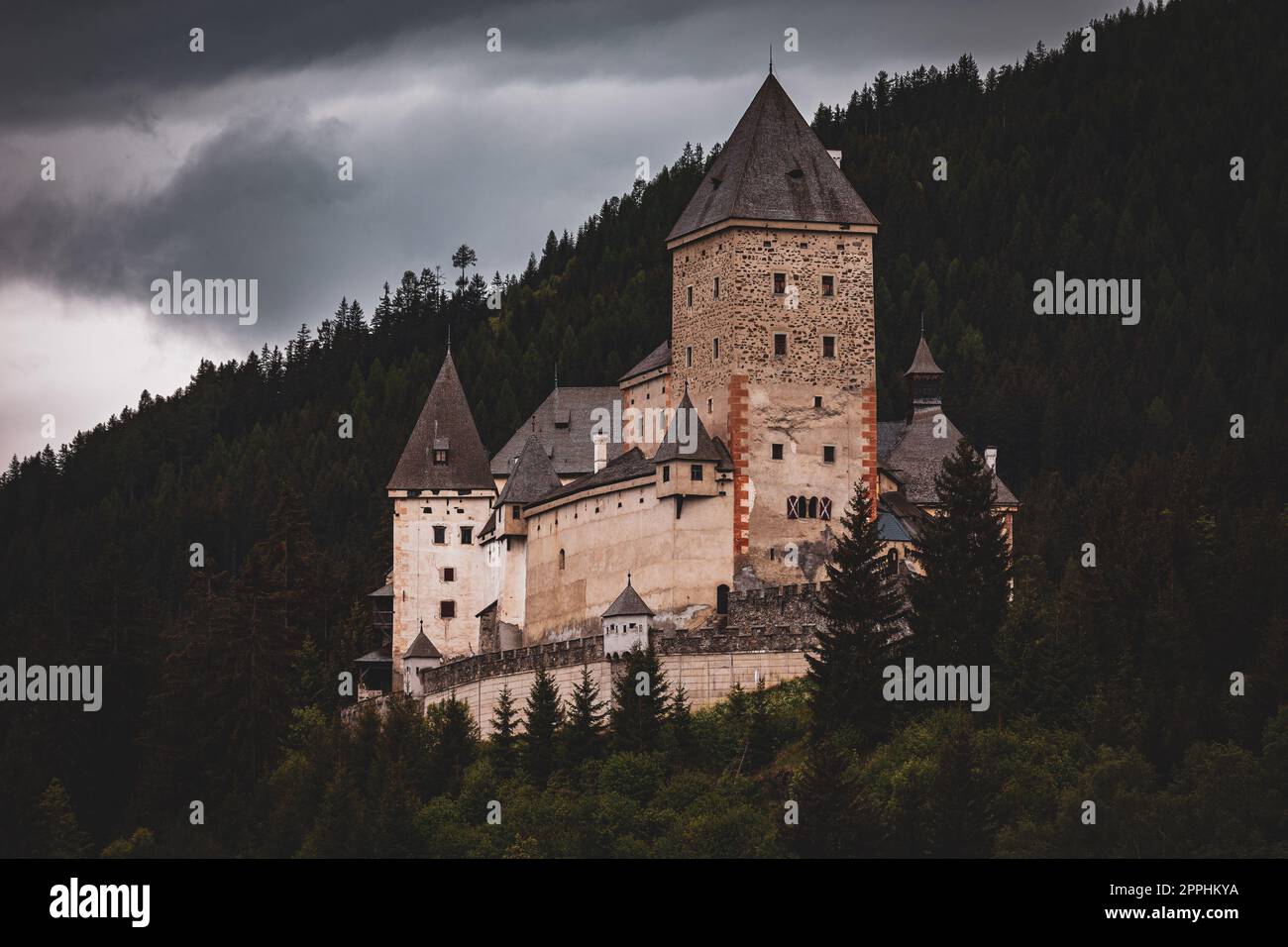 Mauterndorf castle hi-res stock photography and images - Alamy