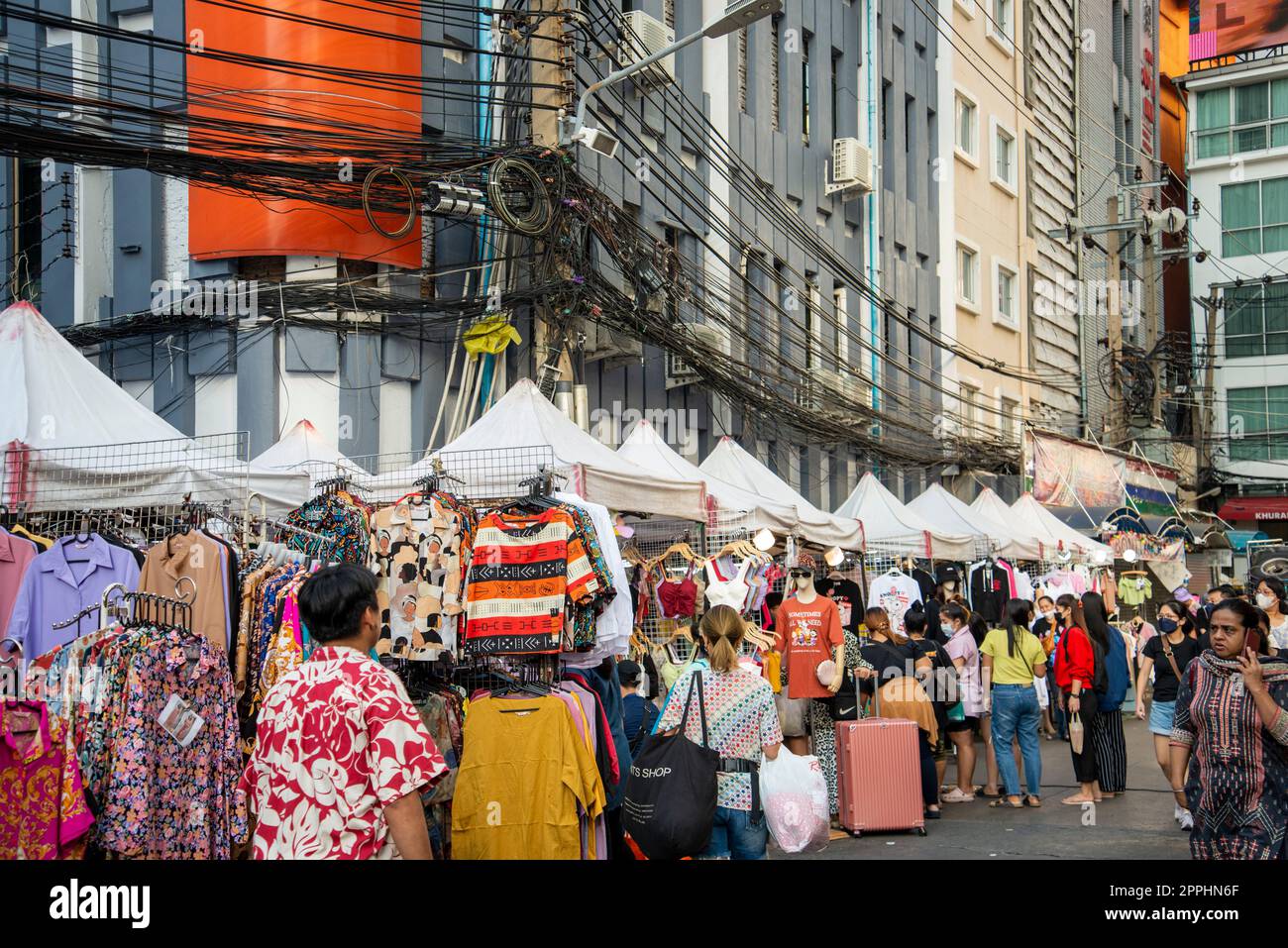 THAILAND BANGKOK PRATUNAM TEXTILE MARKET Stock Photo - Alamy