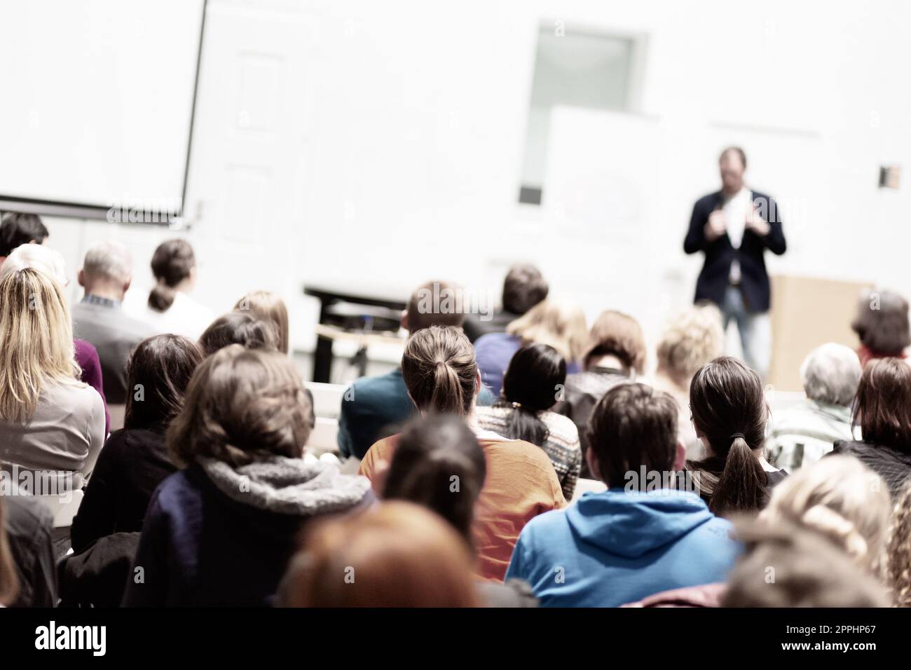 Briefing hall hi-res stock photography and images - Alamy