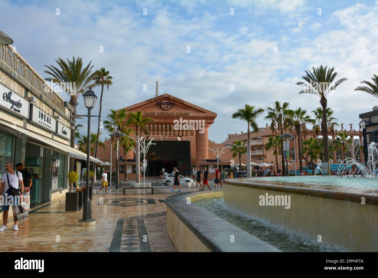 Centro Comercial Safari Shopping Mall, Playa de la Americas, Tenerife ...
