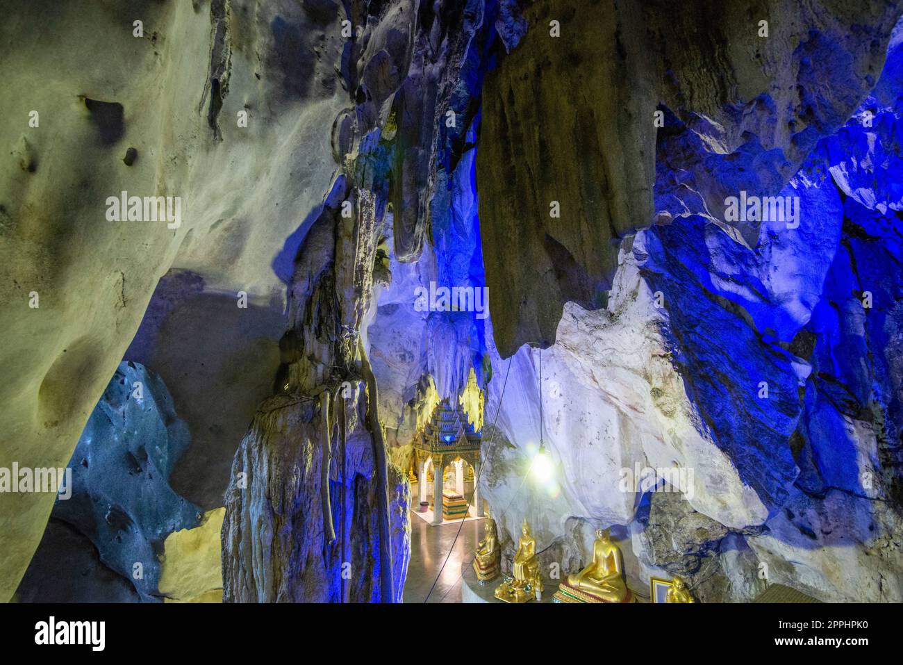 THAILAND PHETCHABURI WAT THAM KHAO YOI CAVE Stock Photo - Alamy