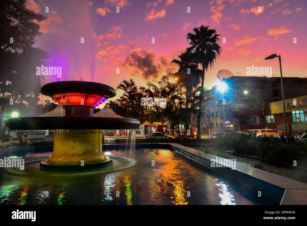 Iluminated fountain hi-res stock photography and images - Alamy