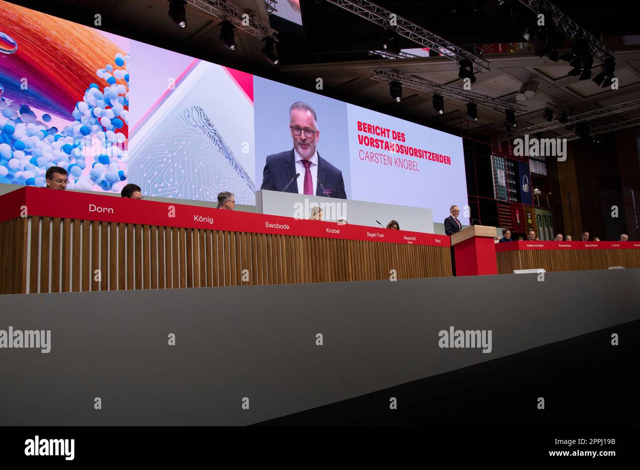 Dusseldorf, Deutschland. 24th Apr, 2023. Carsten KNOBEL, Management ...