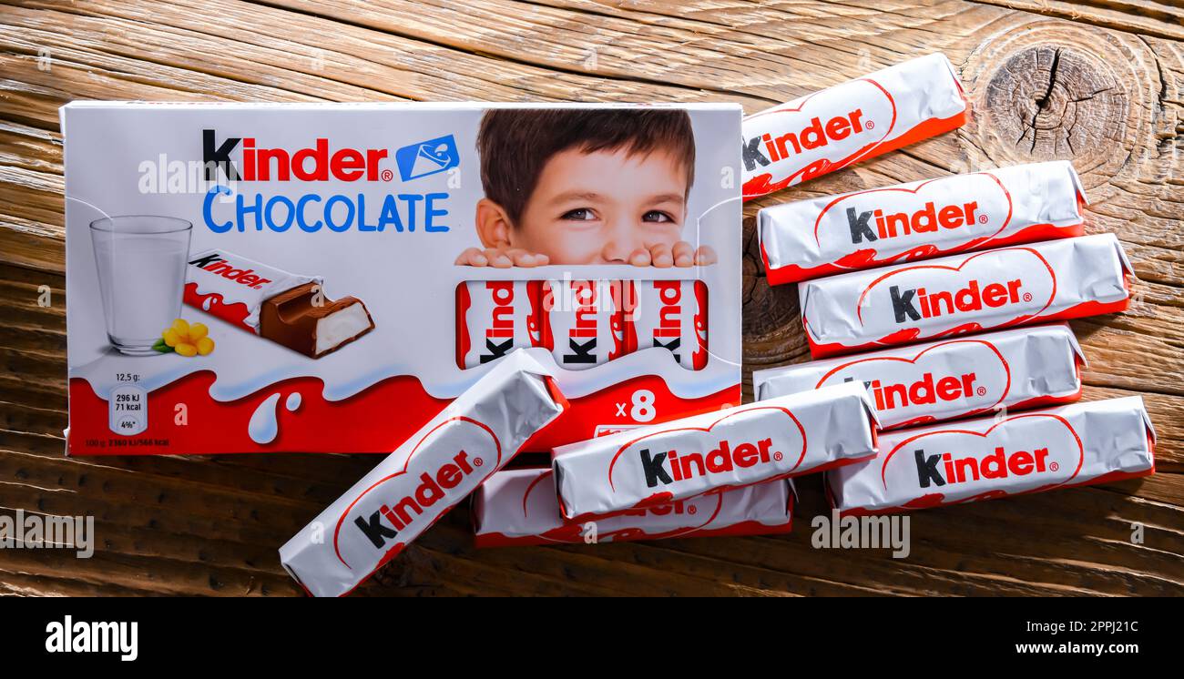 Kinder chocolate logo hi-res stock photography and images - Alamy