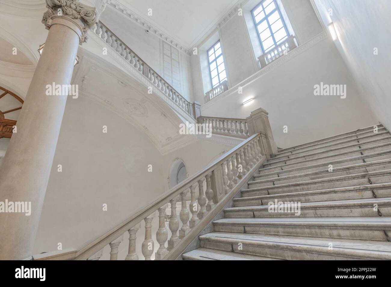 Vintage staircase marble stairs hi-res stock photography and images - Alamy