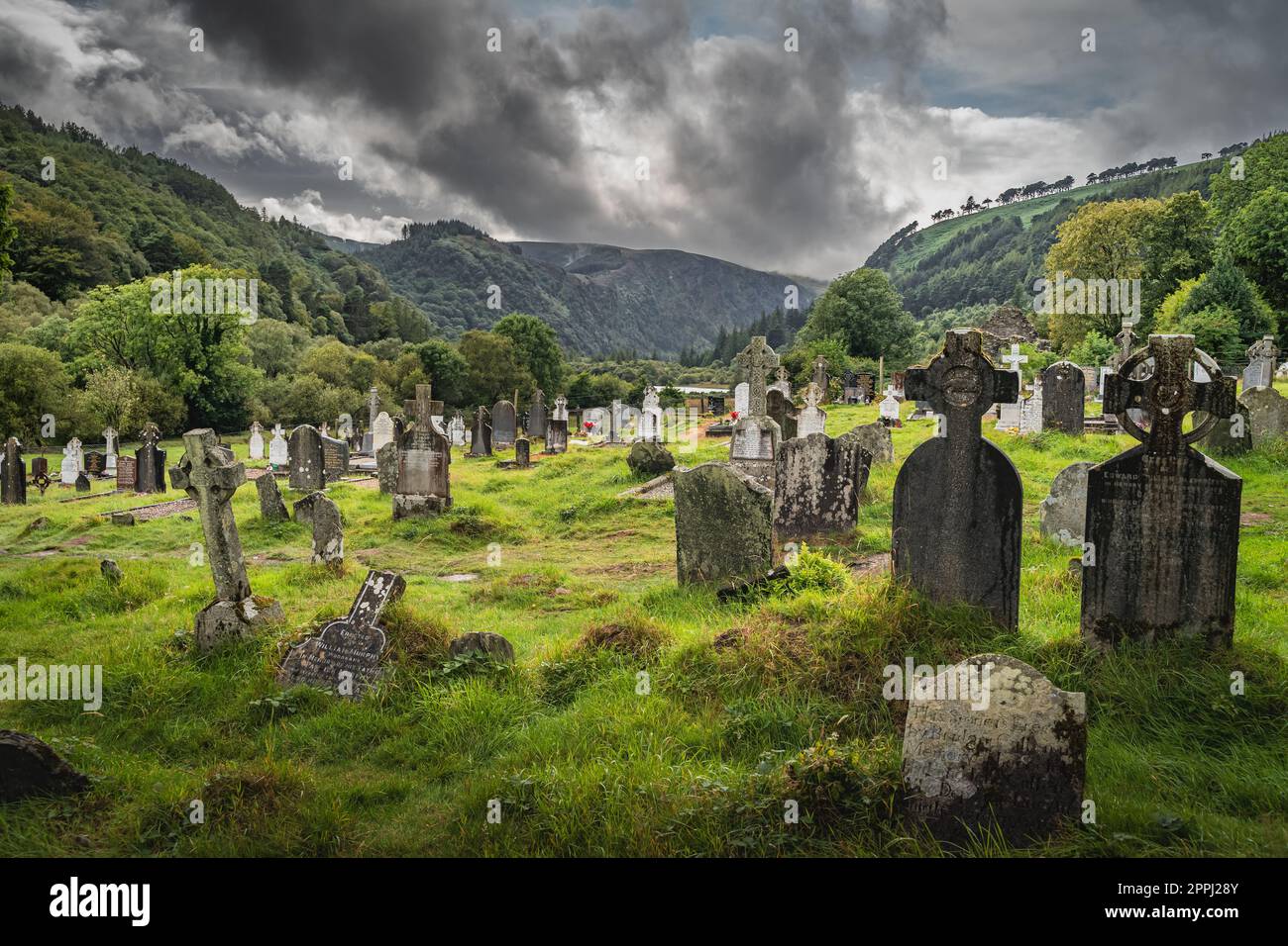 Ancient celtic cemetery hi-res stock photography and images - Alamy