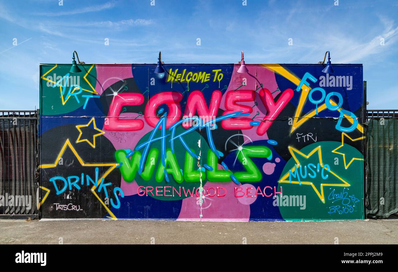Street art of coney island hi-res stock photography and images - Alamy