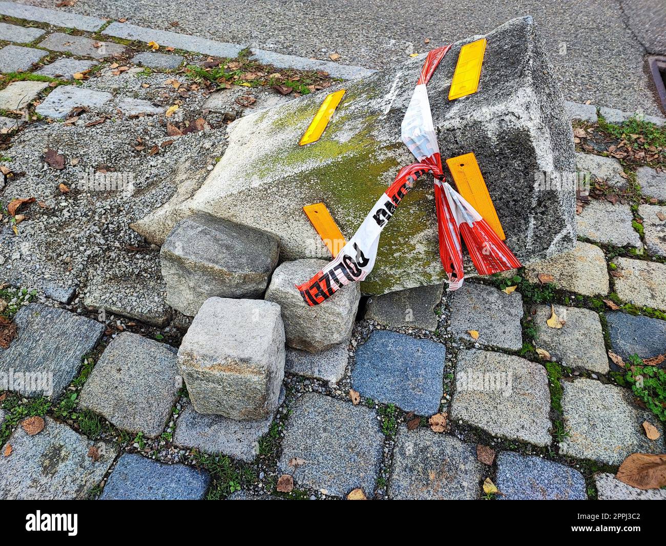 Road bollard hi-res stock photography and images - Alamy