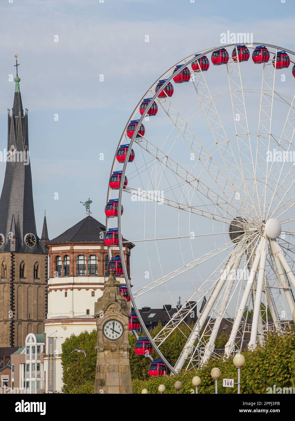Dusseldorf city bridge river hi-res stock photography and images - Alamy