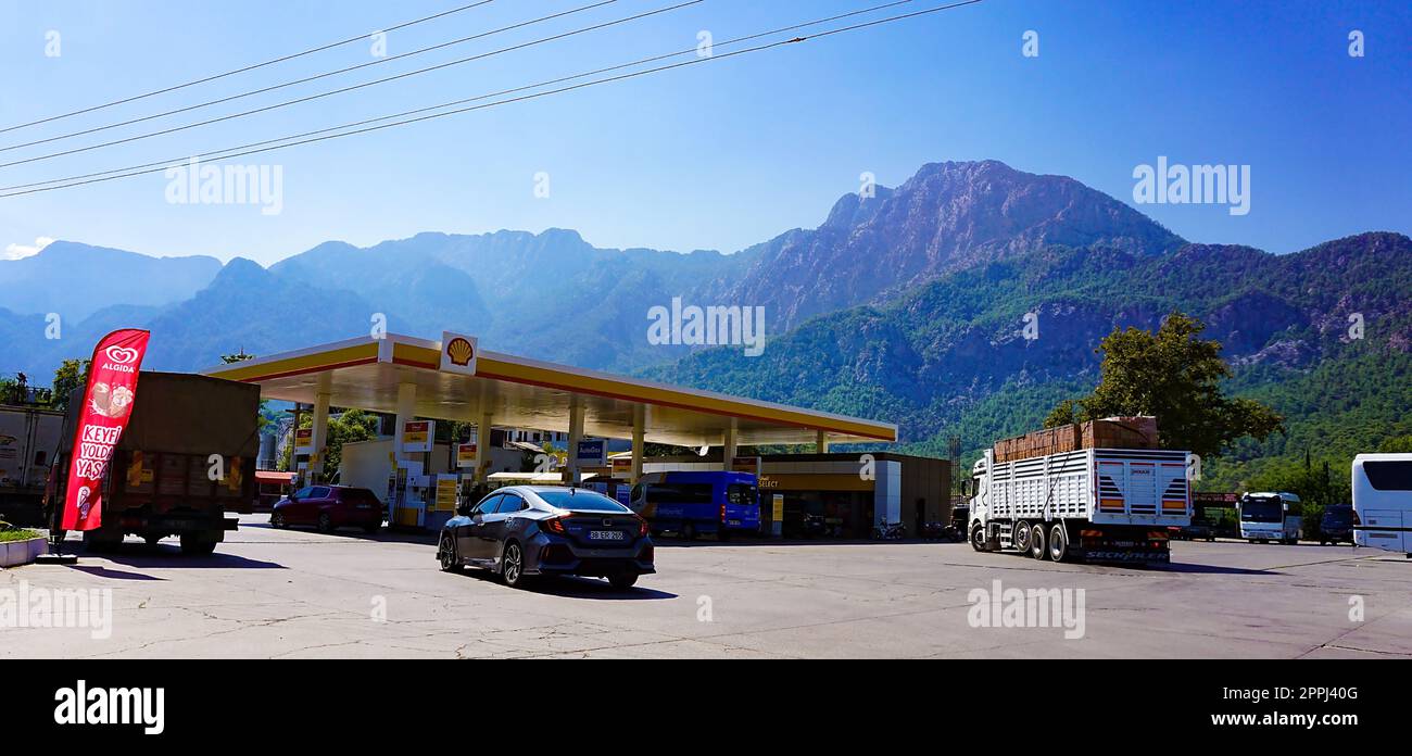 Oil shop gas station hi-res stock photography and images - Alamy