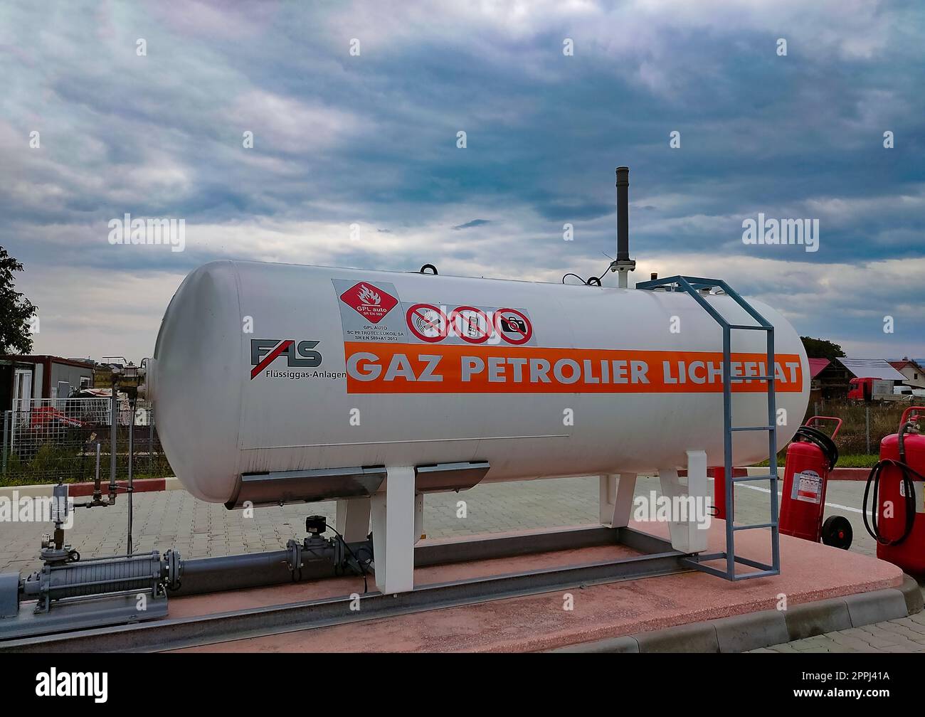 Flussiggas anlagen hi-res stock photography and images - Alamy