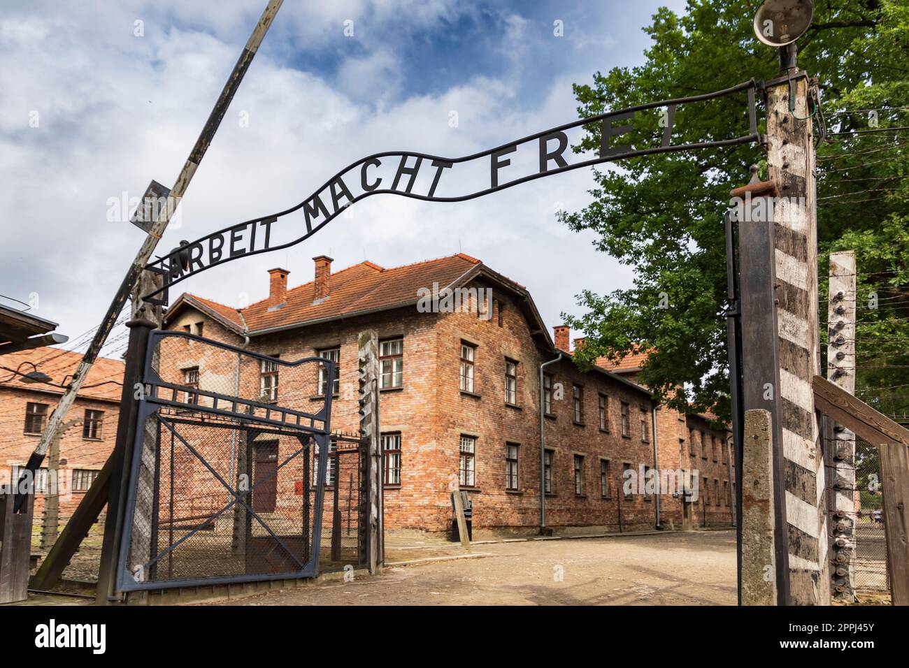 Entrance gate to Auschwitz Stock Photo - Alamy