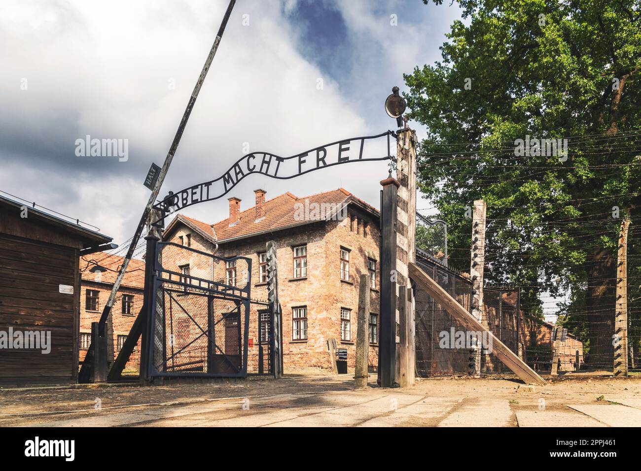 Entrance gate to Auschwitz Stock Photo - Alamy