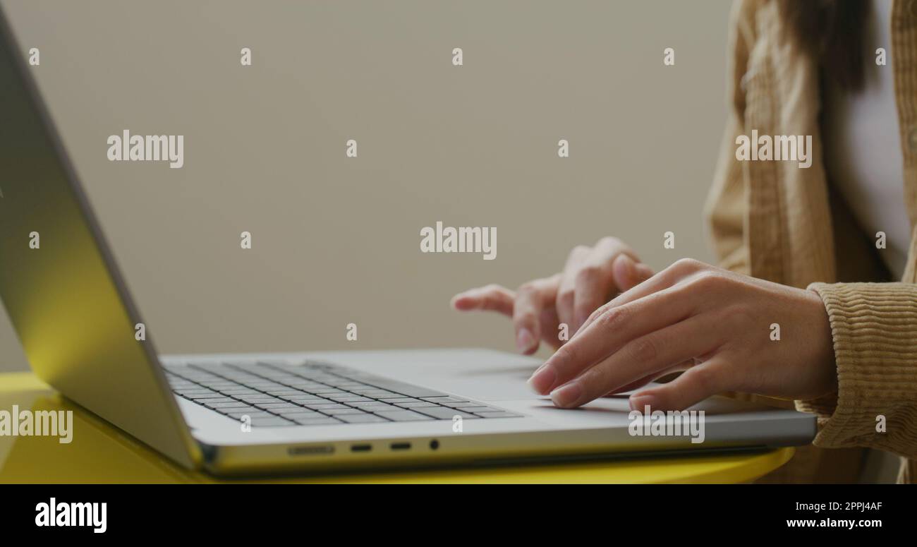 Woman work on computer hi-res stock photography and images - Alamy