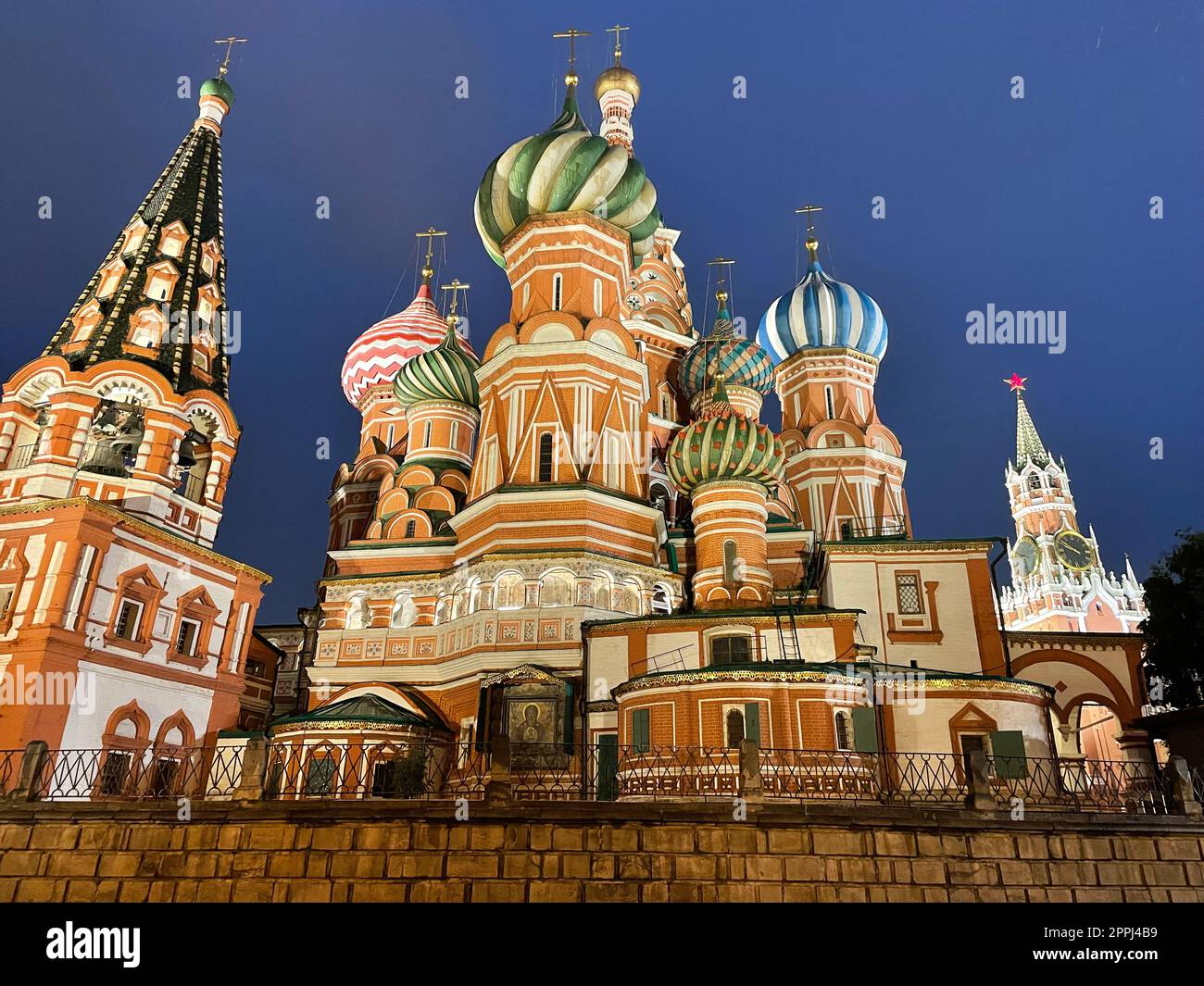 Moscow of st basil cathedral hi-res stock photography and images - Alamy